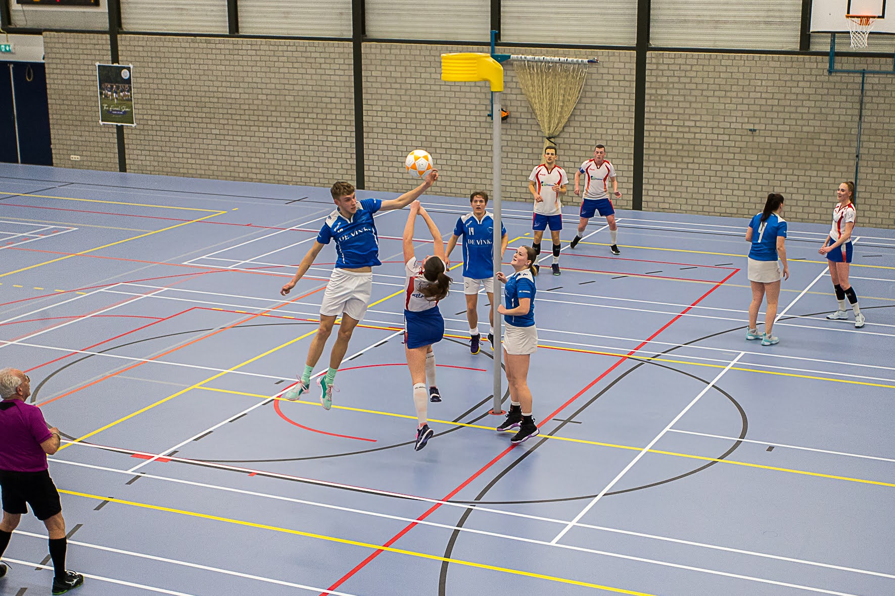 De Vinken sluit zaalseizoen af met dubbele winst op Atlantis ...