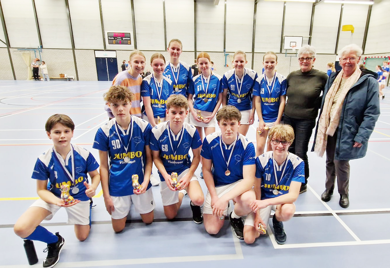 Laatste wedstrijd op het veld | Korfbalvereniging De Vinken